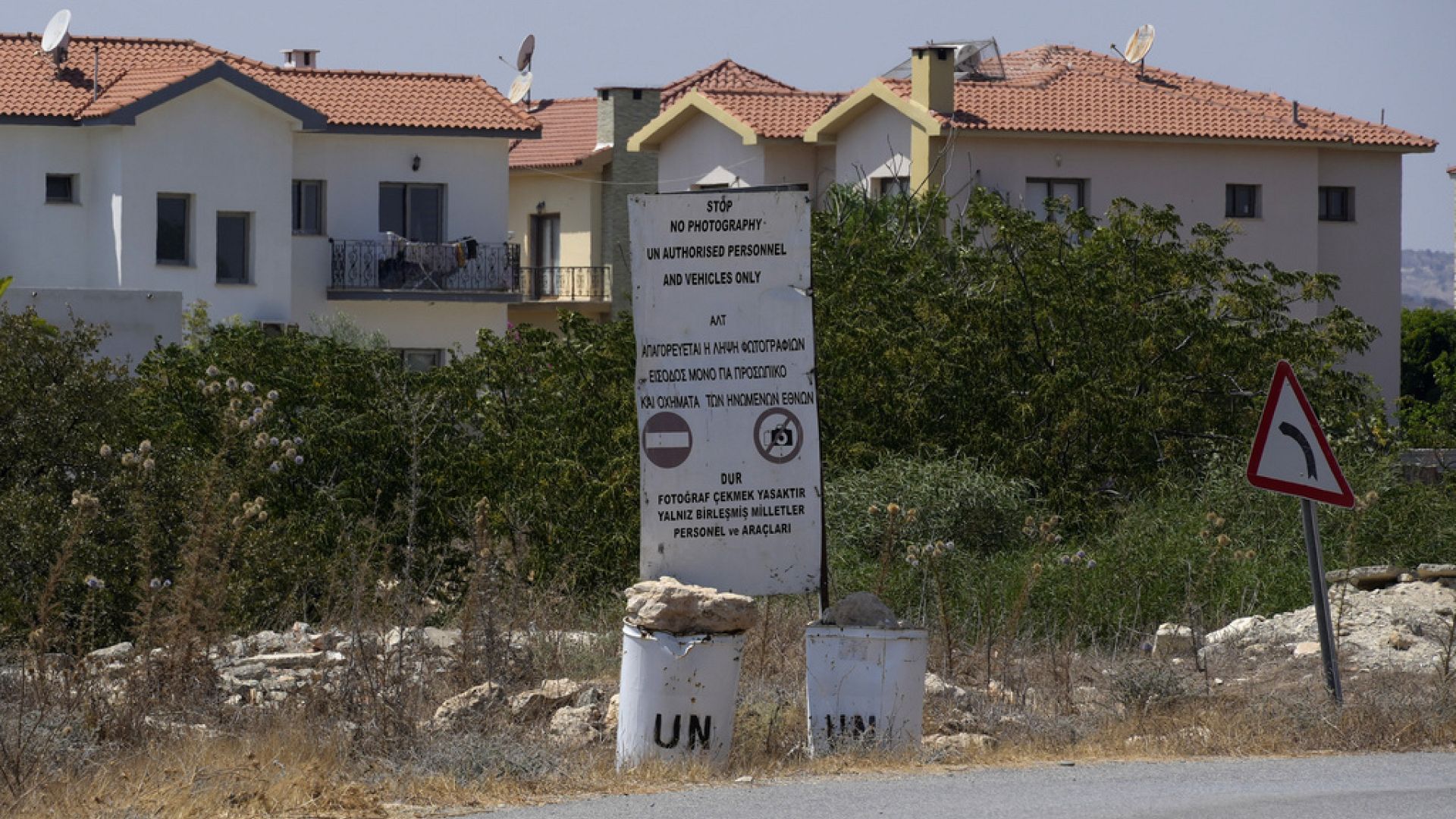 Κύπρος - Επεισόδια στη νεκρή ζώνη: Ο αρχηγός των Γκρίζων Λύκων στα ...