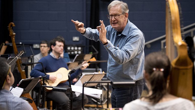 Conductor Sir John Eliot Gardiner allegedly hits singer | Euronews