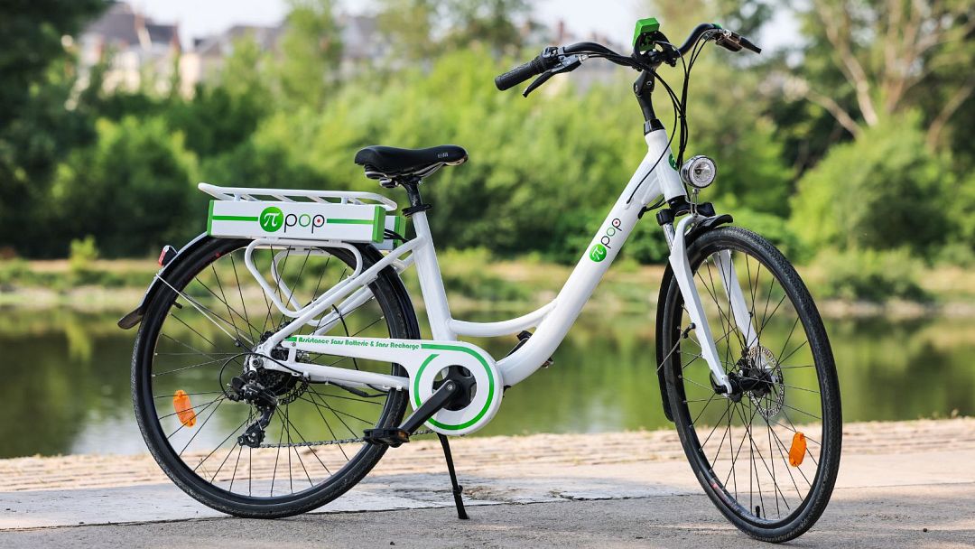 This French company has designed the first e-bike that doesn’t need a ...