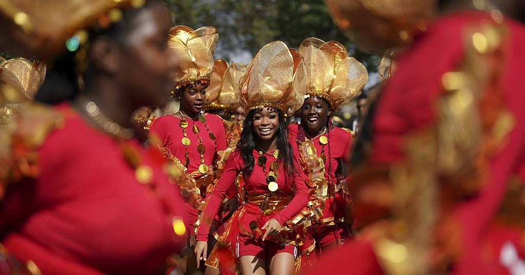 London's Notting Hill Carnival gets underway for its 55th year | Africanews