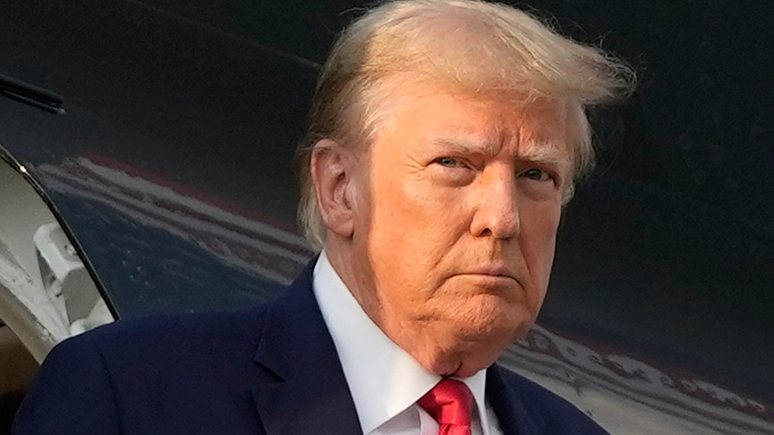 Donald Trump começa a ser julgado um dia antes da "super terça-feira ...
