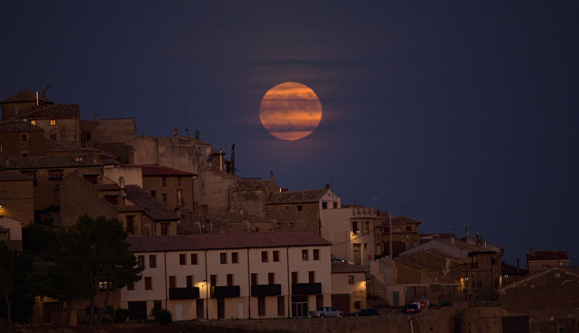 In pictures: Rare Super Blue Moon dazzles stargazers in the skies over ...