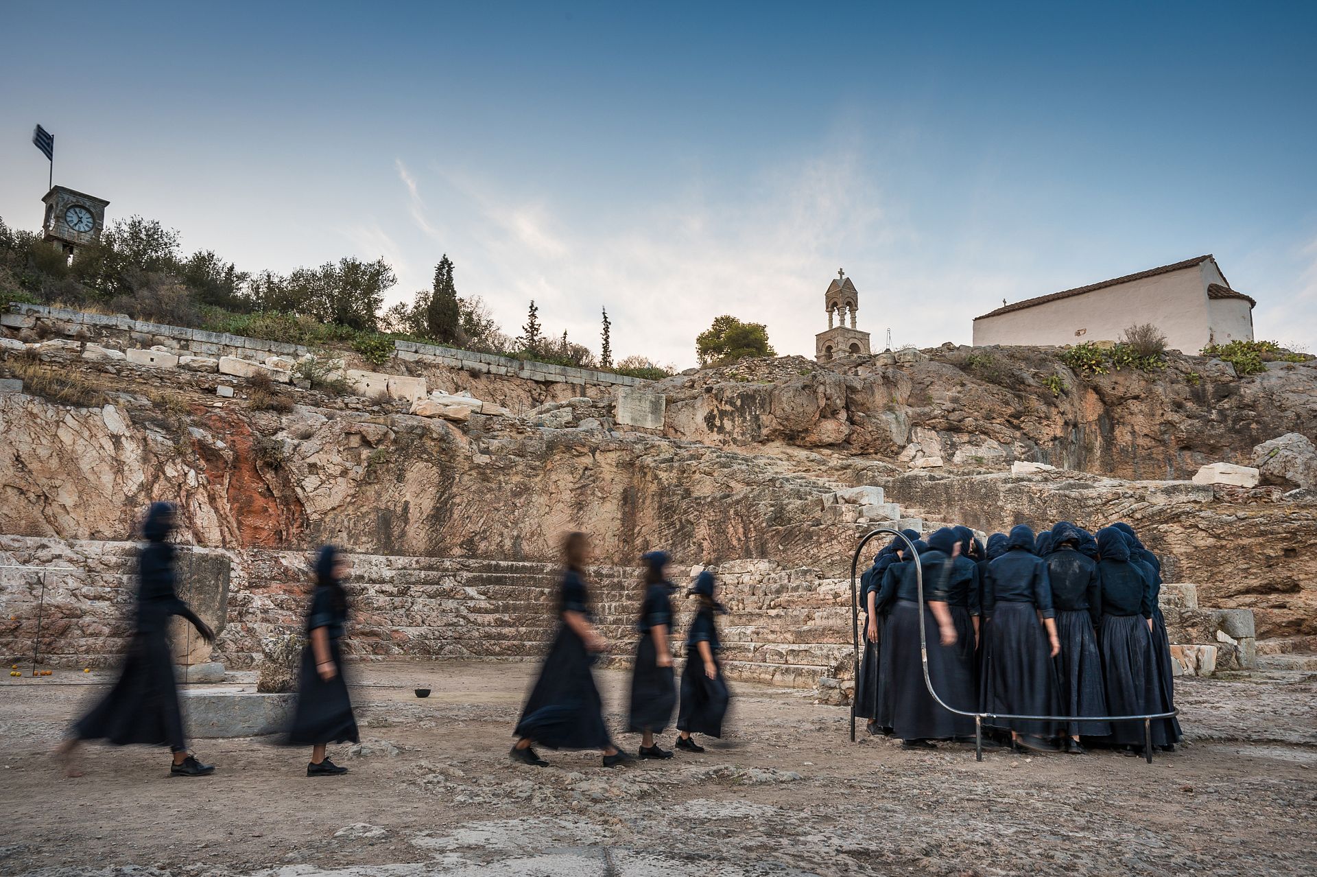 «ΜΑ»: Η καθηλωτική performance του Ρομέο Καστελούτσι στον αρχαιολογικό ...