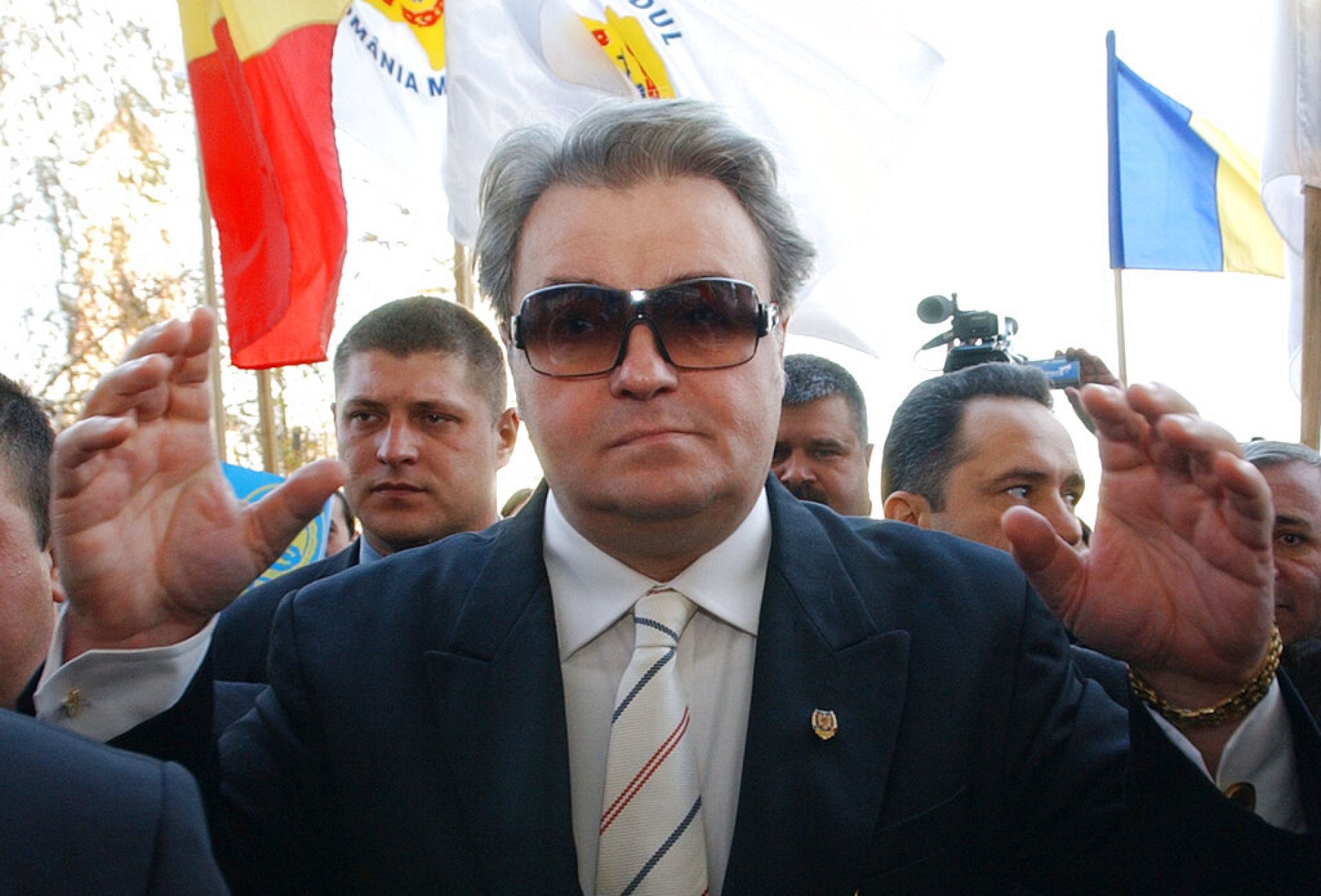 Is AUR resorting to tried and tested tricks as Romanian far right's ...