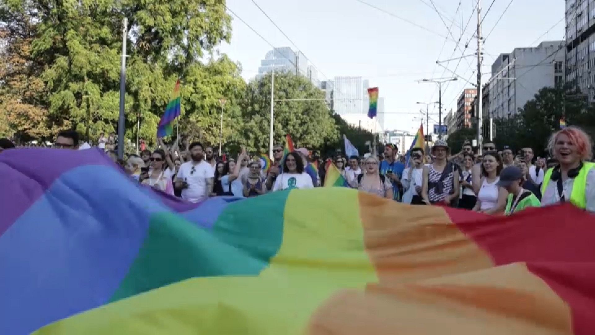 Video. WATCH: Hundreds attend Belgrade's Pride march in Serbia | Euronews