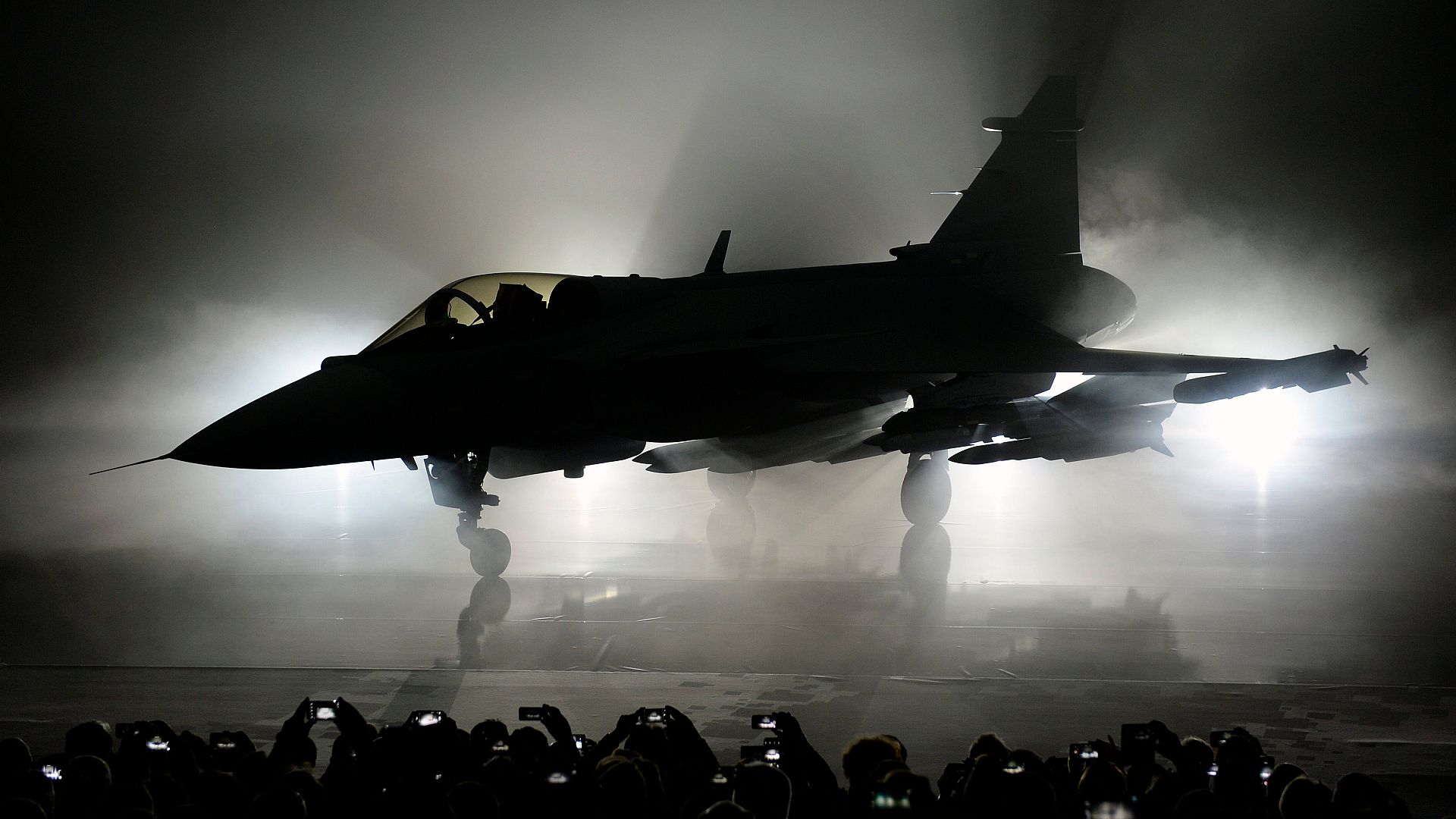 The Swedish fighter plane that could make a difference in Ukraine ...