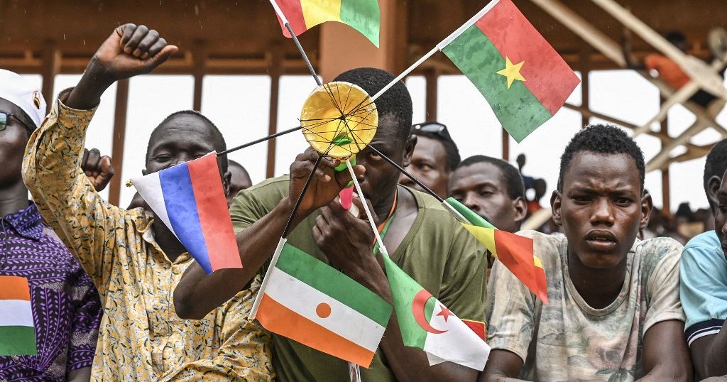 Le Mali, le Niger et le Burkina Faso signent un accord de défense | Africanews