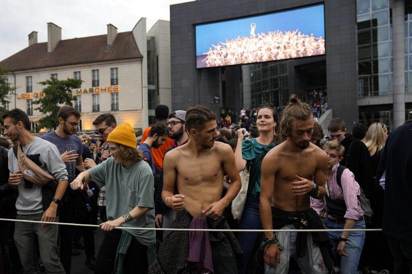 Techno Parade celebrates its 25th anniversary in Paris | Euronews