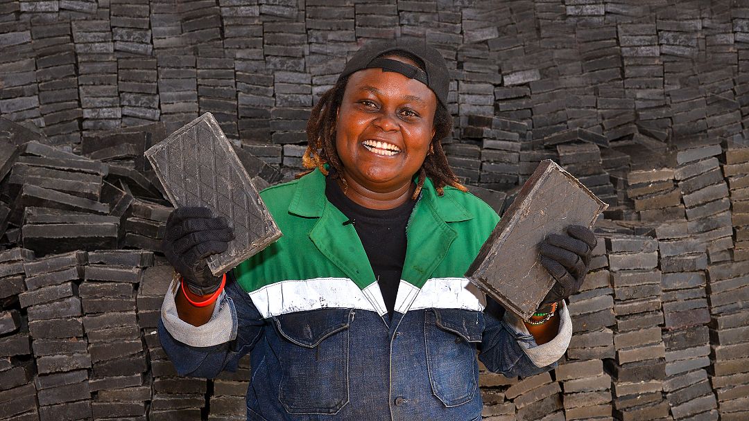 Meet the Kenyan woman turning plastics into bricks | Euronews