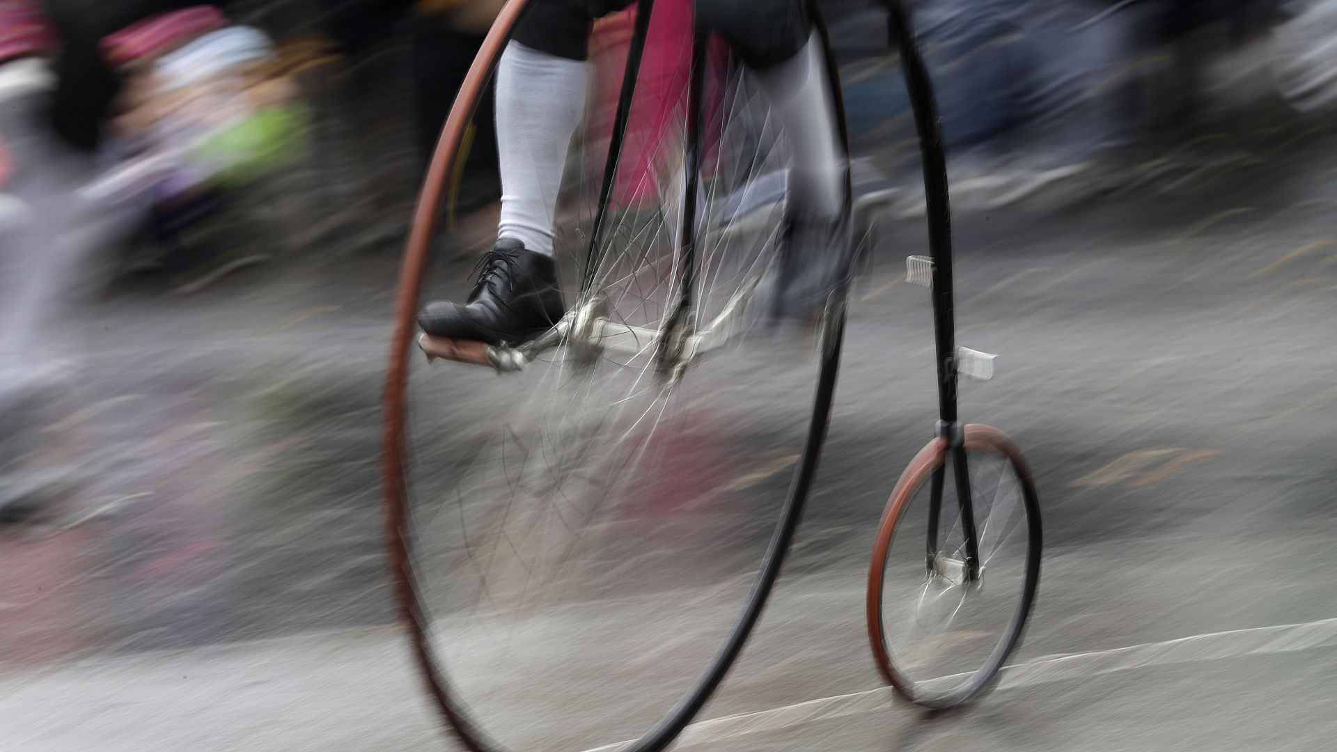 Video. Watch: UK's Penny Farthing bike race | Euronews
