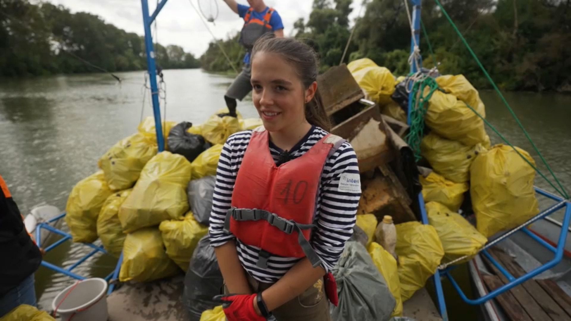 Cleaning Europe's rivers: Meet the teams trying to turn the plastic ...