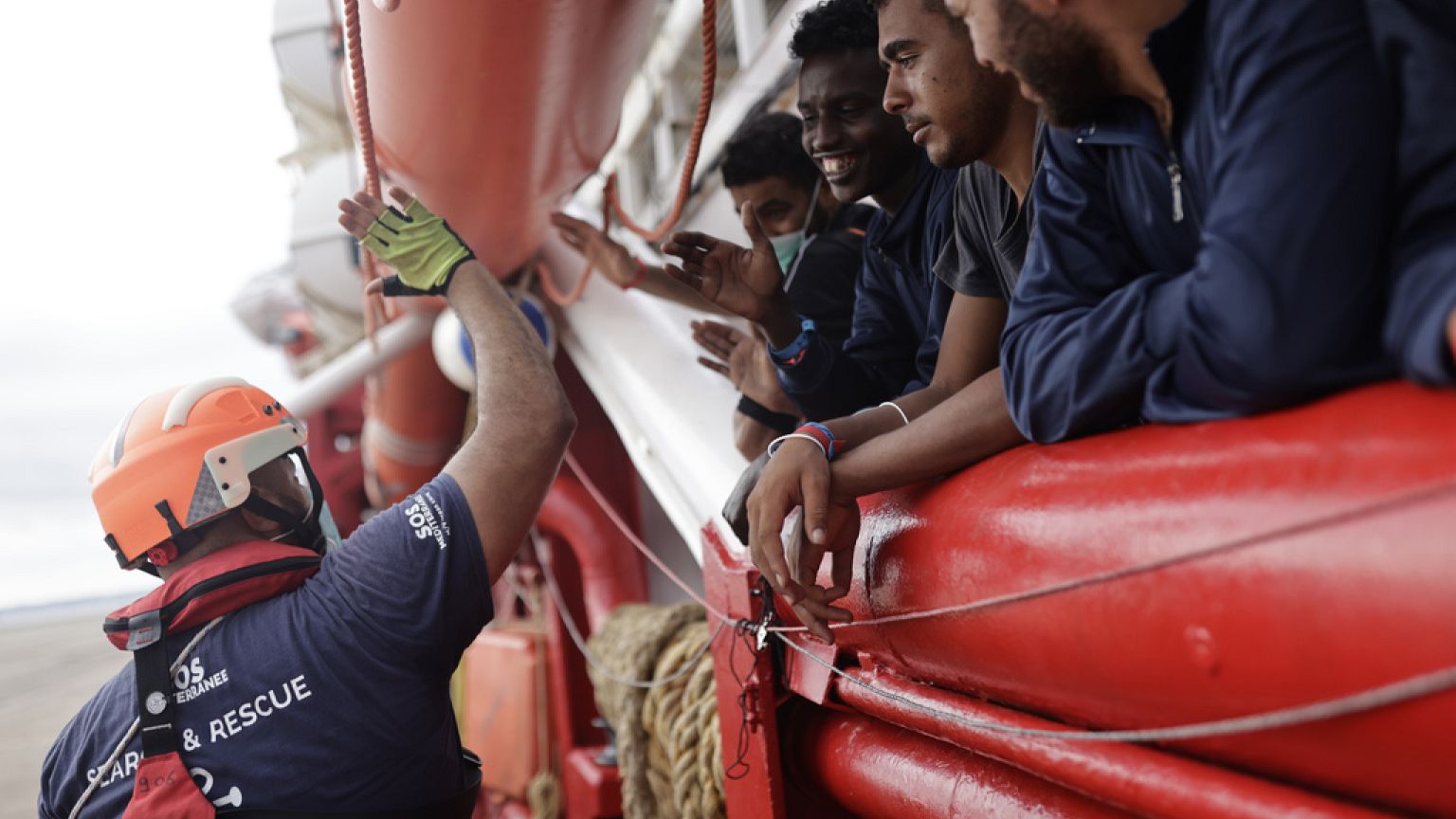 La organización humanitaria SOS Méditerranée recibe el 'Nobel ...