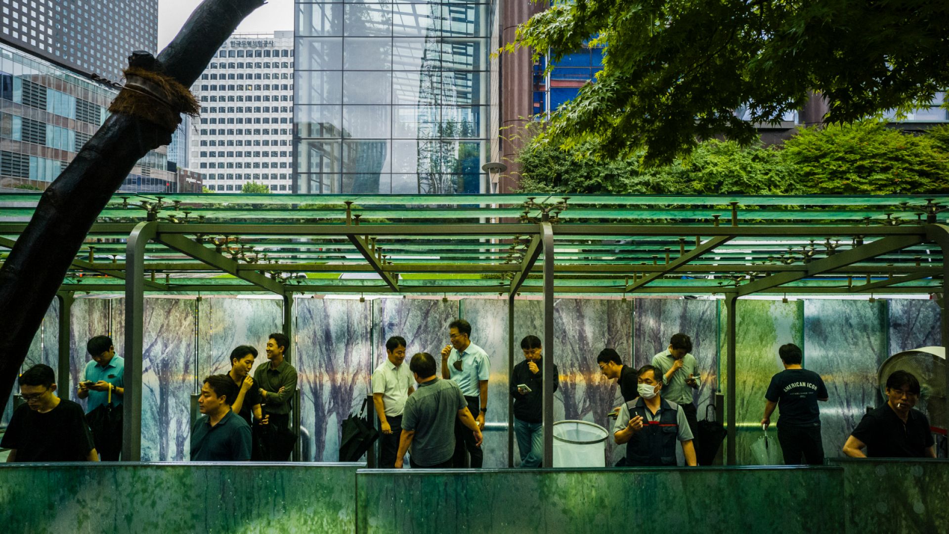 Coffee breaks, gossiping and cyberloafing: Is skiving off work at the ...