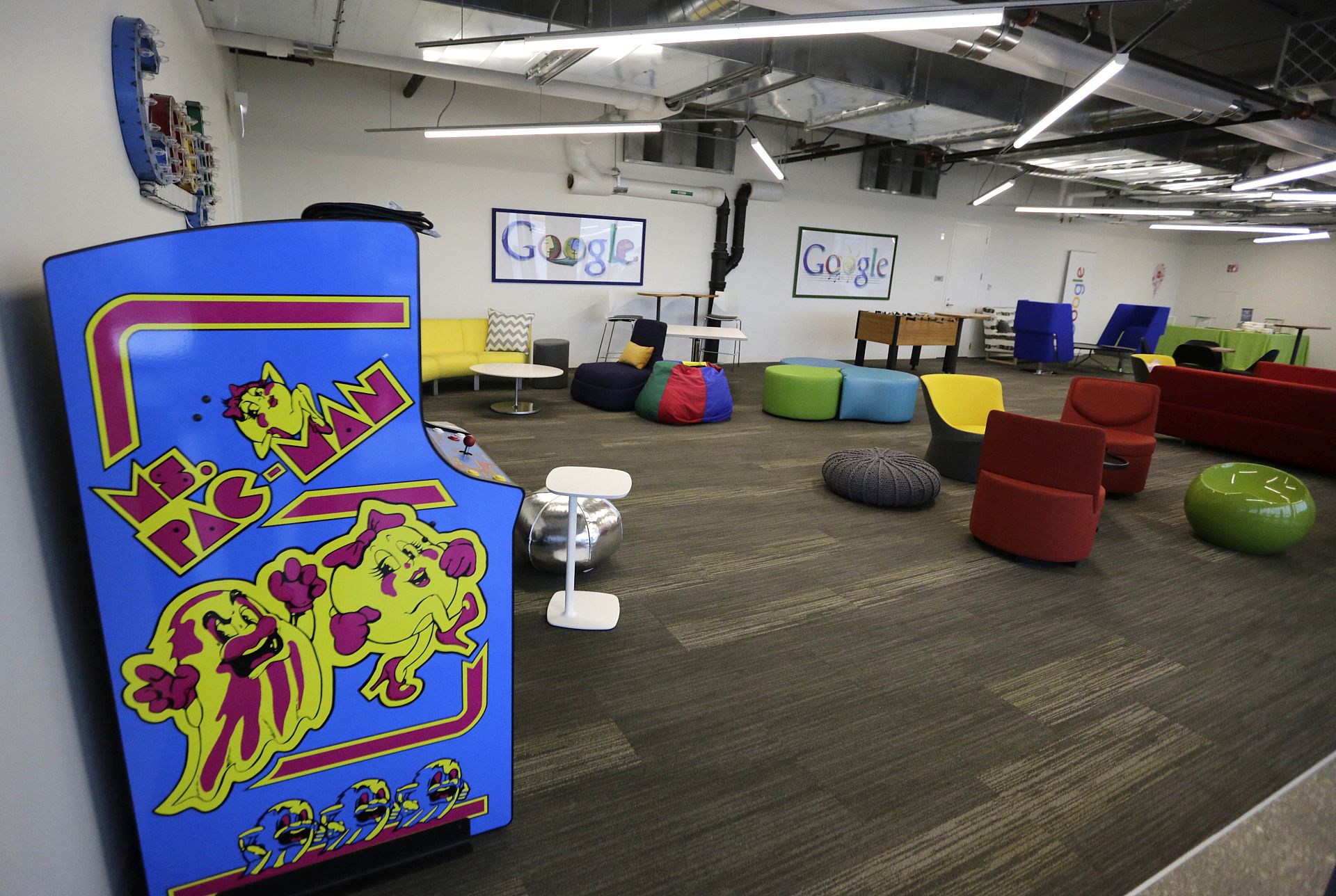 Coffee breaks, gossiping and cyberloafing: Is skiving off work at the ...