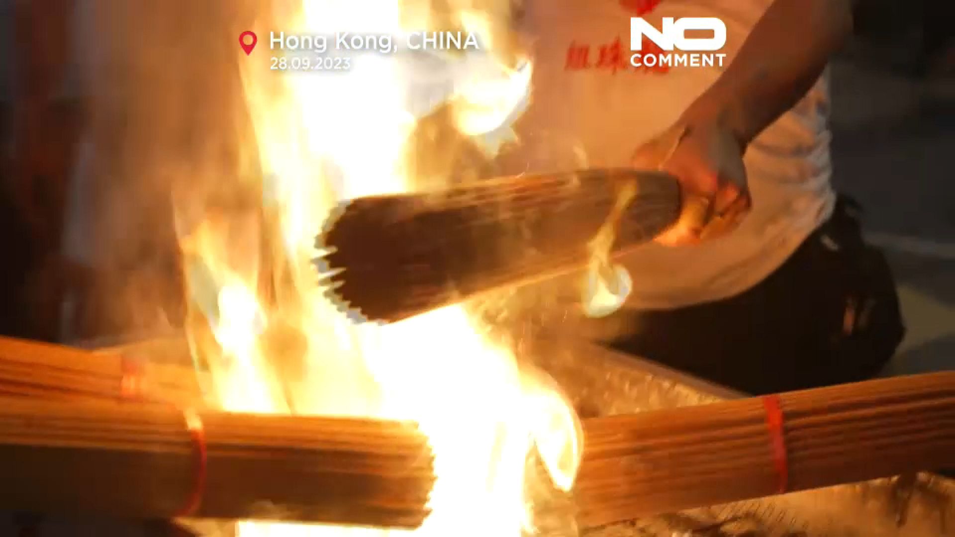 Video. Hong Kong revives its 'living tradition' of fire dragon dance ...