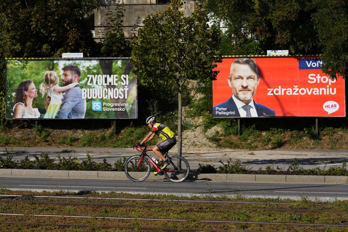 Ukraine holds its breath as Slovakia votes in knife-edge parliamentary ...
