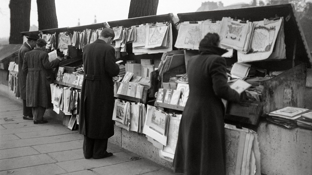 Battle for Bouquinistes: Paris authorities clash with booksellers over ...