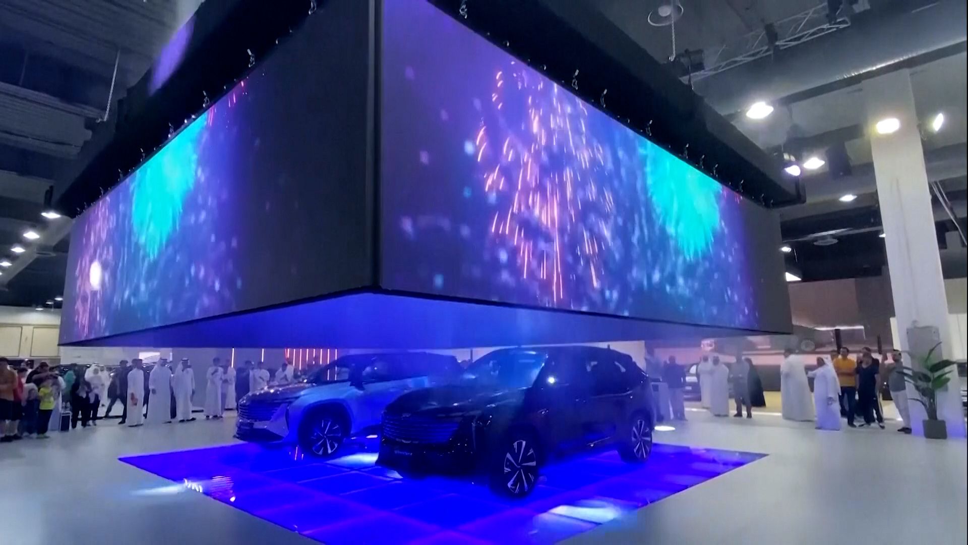 نمایش خودروهای نو و قدیمی در نمایشگاه کویت پس از ۱۳ سال وقفه | یورونیوز