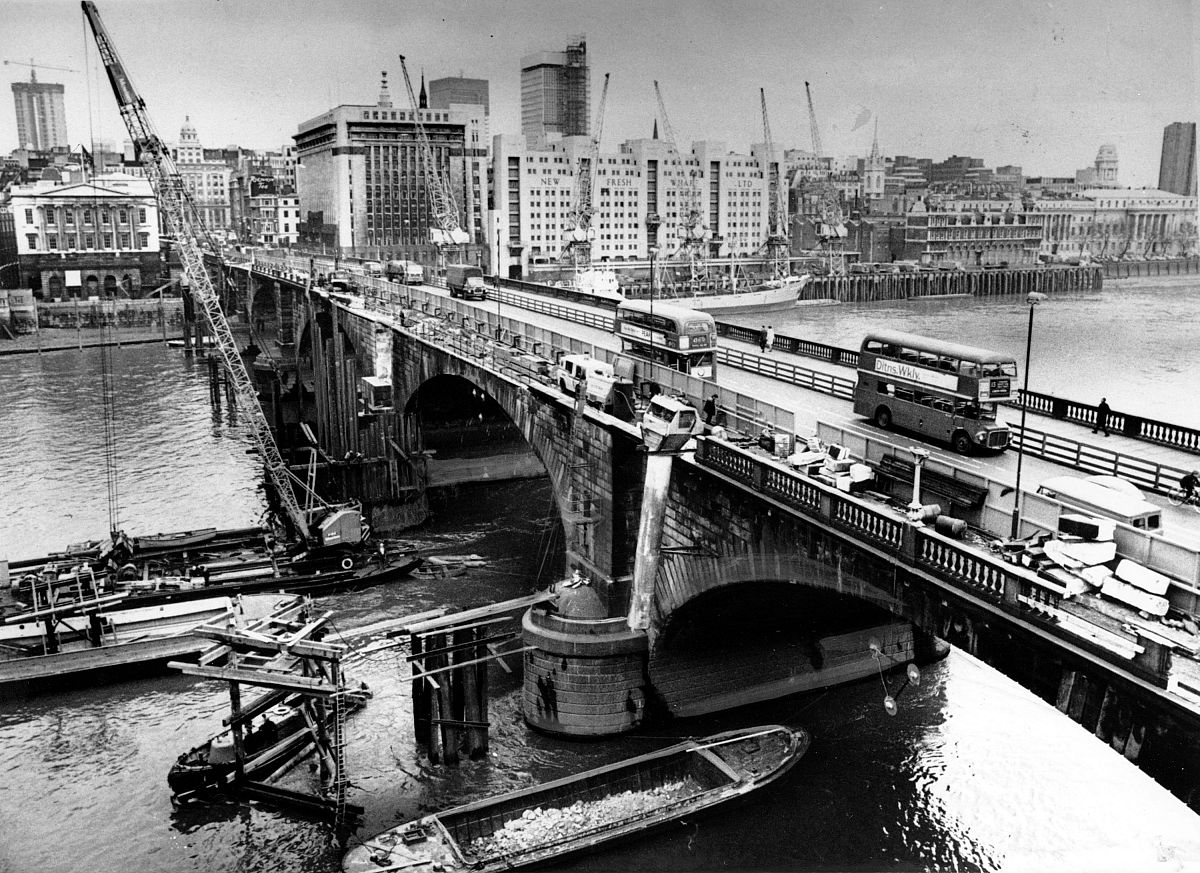 Culture Re-View: The day London Bridge was inaugurated… in Arizona ...