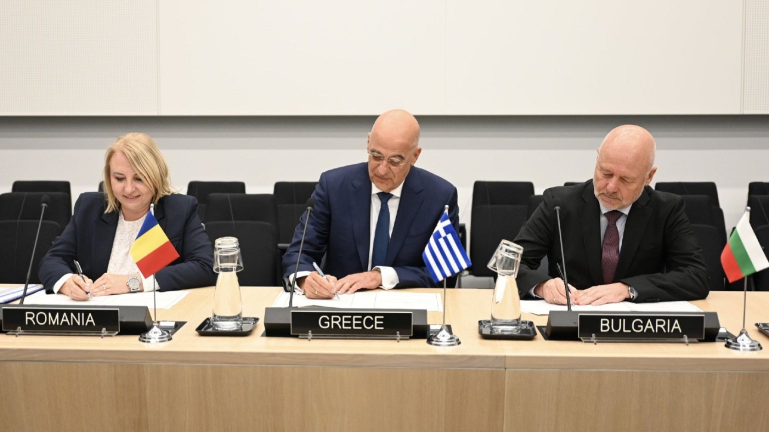 Τι σηματοδοτεί για την Ελλάδα η επέκταση του δικτύου αγωγών καυσίμων ...