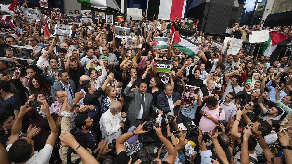 اخبار العالم شاهد مظاهرات في مصر واليمن نصرة لغزة ورفضا للعدوان على