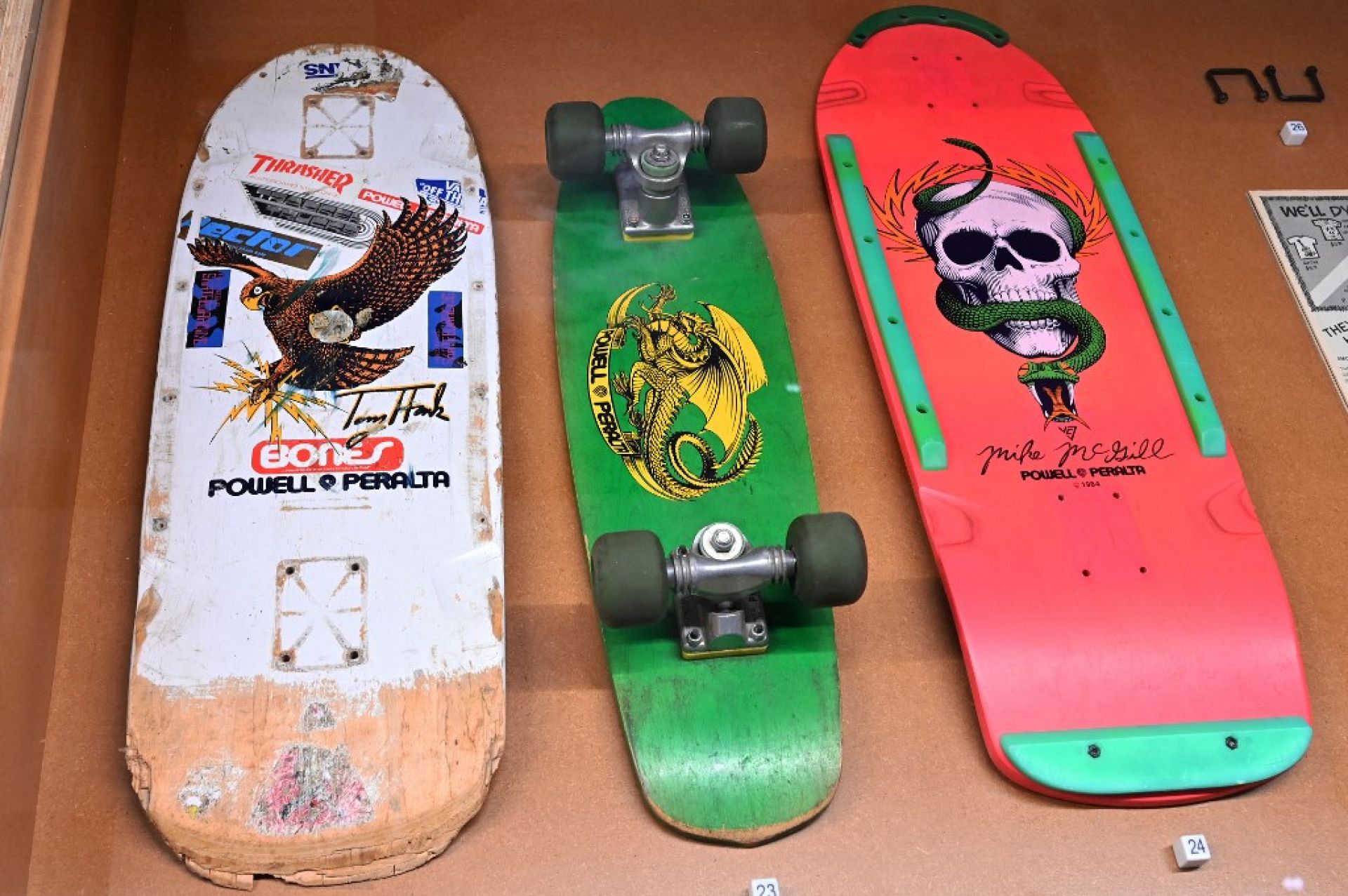 Dropping into the UK's first major skateboard exhibition | Euronews