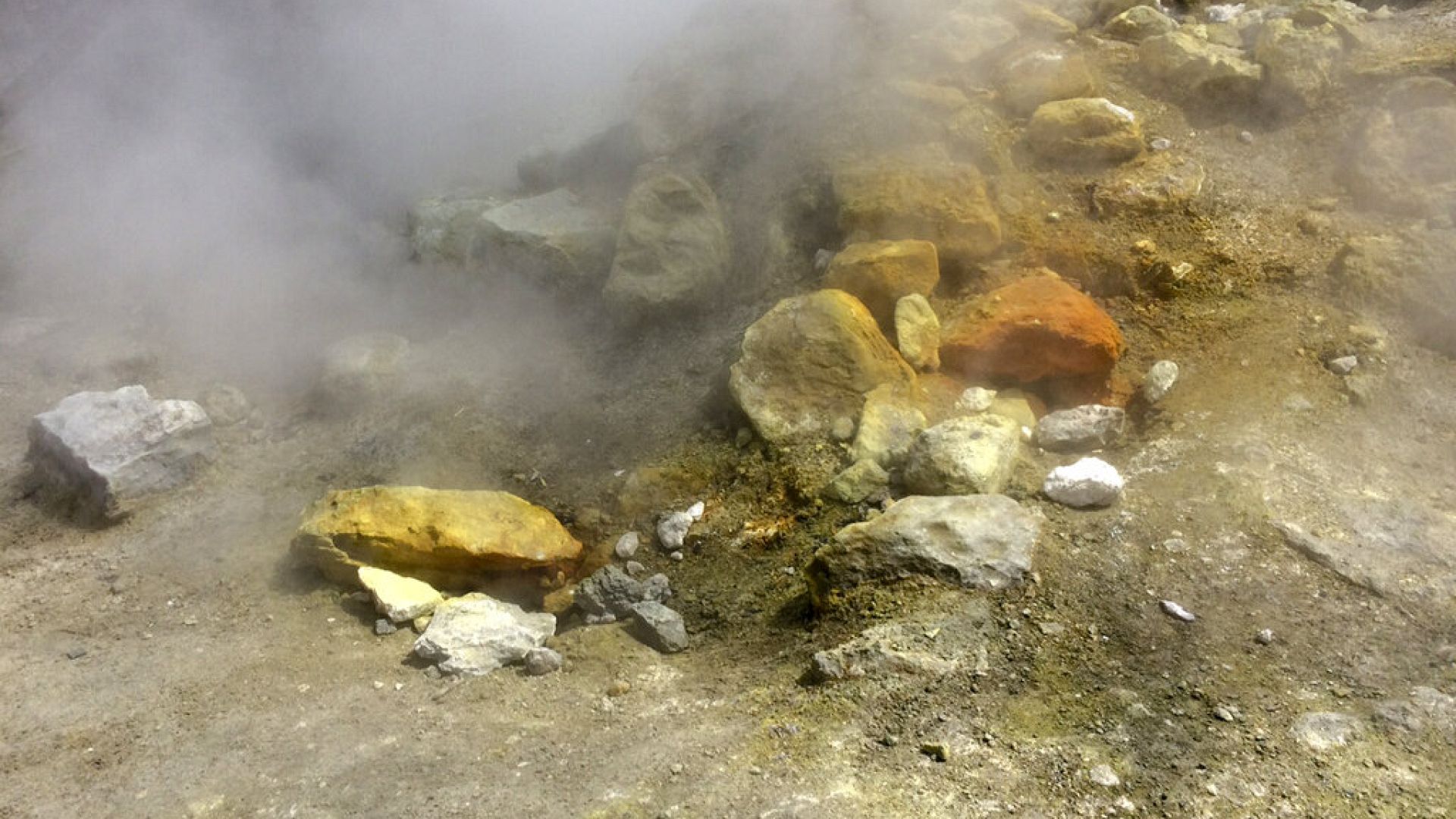 Erdbeben unter Supervulkan in Italien: Sorge vor Ausbruch der ...