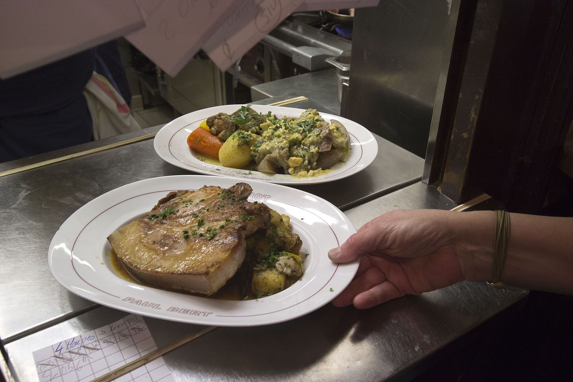 Home or readymade: French restaurants forced to reveal food sources ...