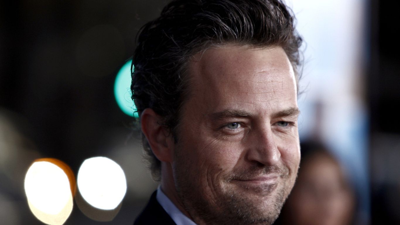 Matthew Perry, Emmy-nominated 'Friends' star, dead at 54 | Euronews