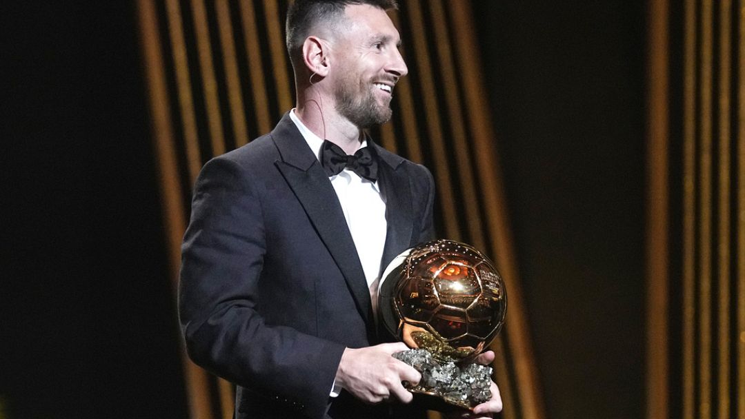Lionel Messi gewinnt den 8. Ballon d'Or - Aitana Bonmati zum 1. Mal ...