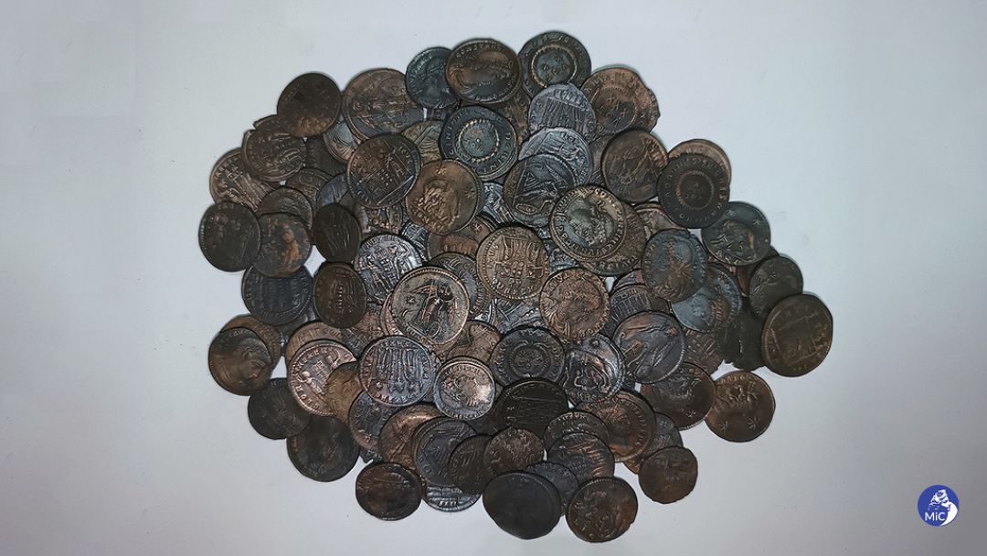 Italian diver discovers treasure trove of ancient Roman coins off ...