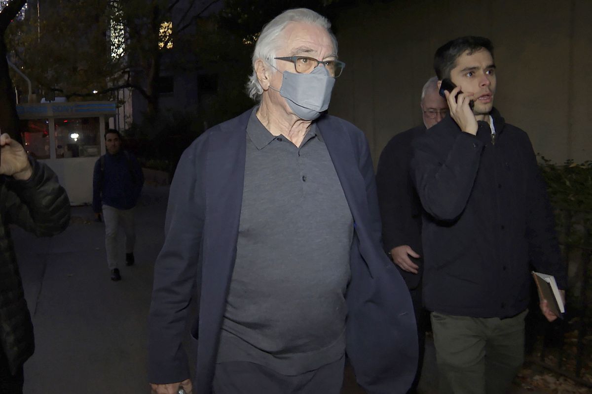 Robert De Niro: Actor's company must pay former assistant $1.2m in ...