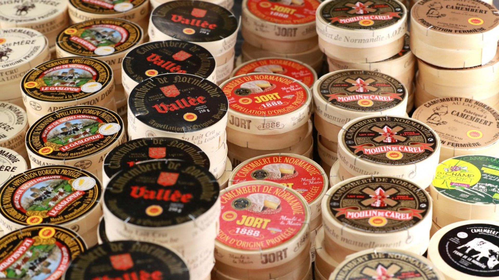France worried about precious Camembert cheese packaging | Euronews