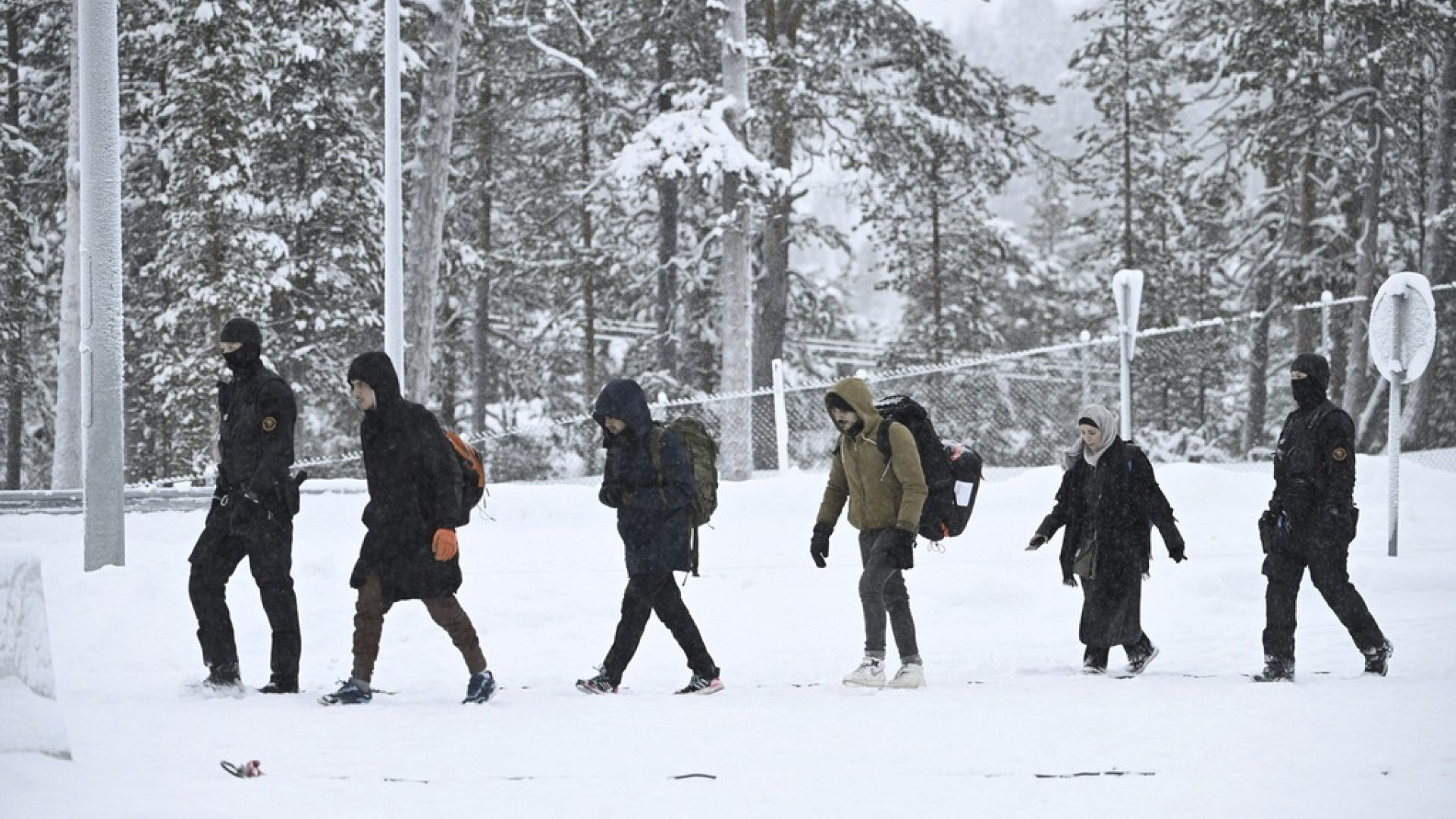 Estonia ready for 'migration spillover' after Finland closes border ...