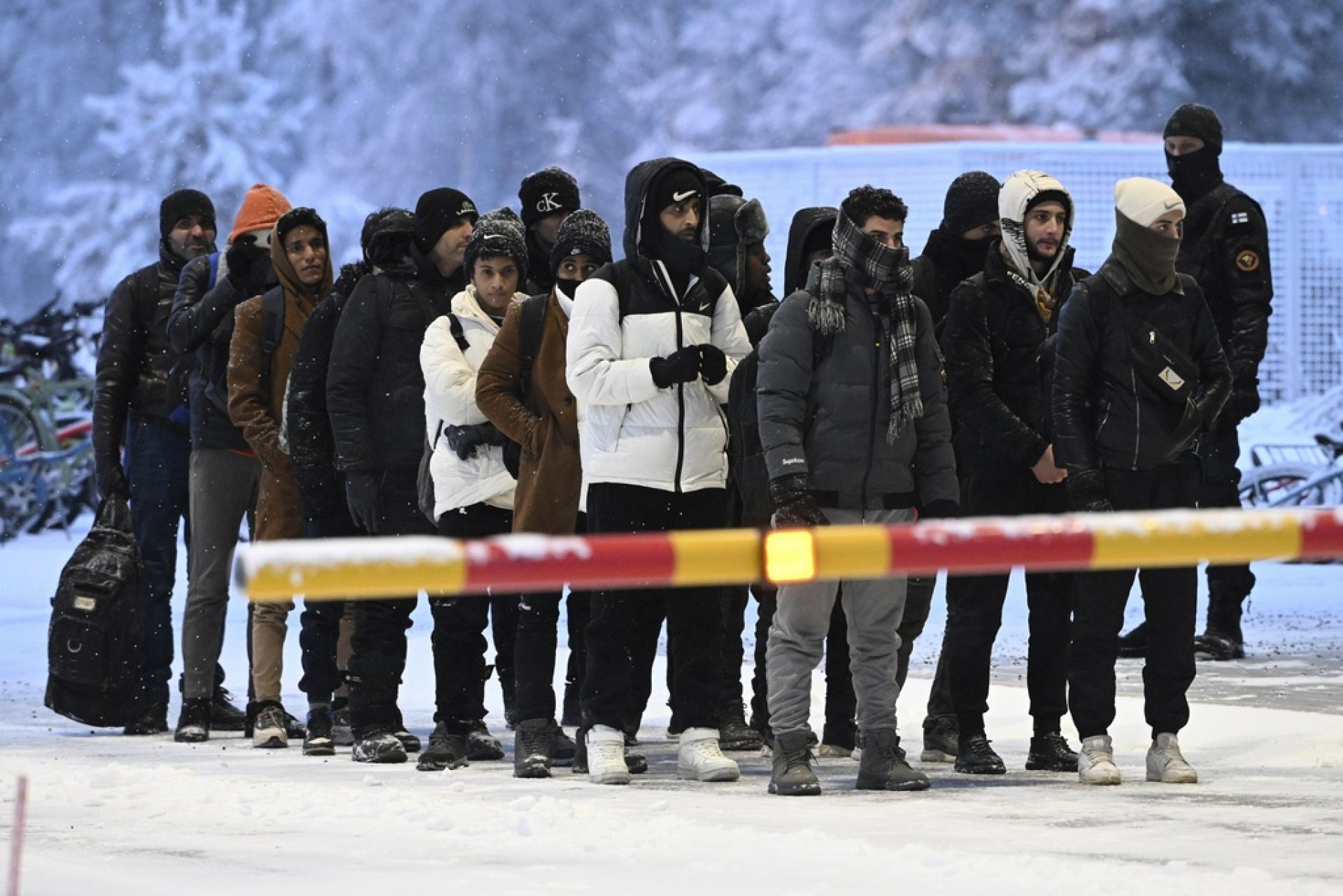 Estonia ready for 'migration spillover' after Finland closes border ...