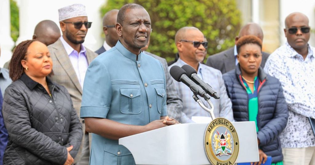 Kenyan President William Ruto’s favourite outfit, kaunda suit, banned ...