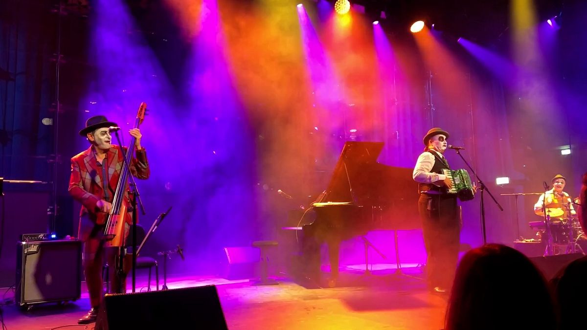 Érzelmi hullámvasútra ültette a közönséget a The Tiger Lillies ...