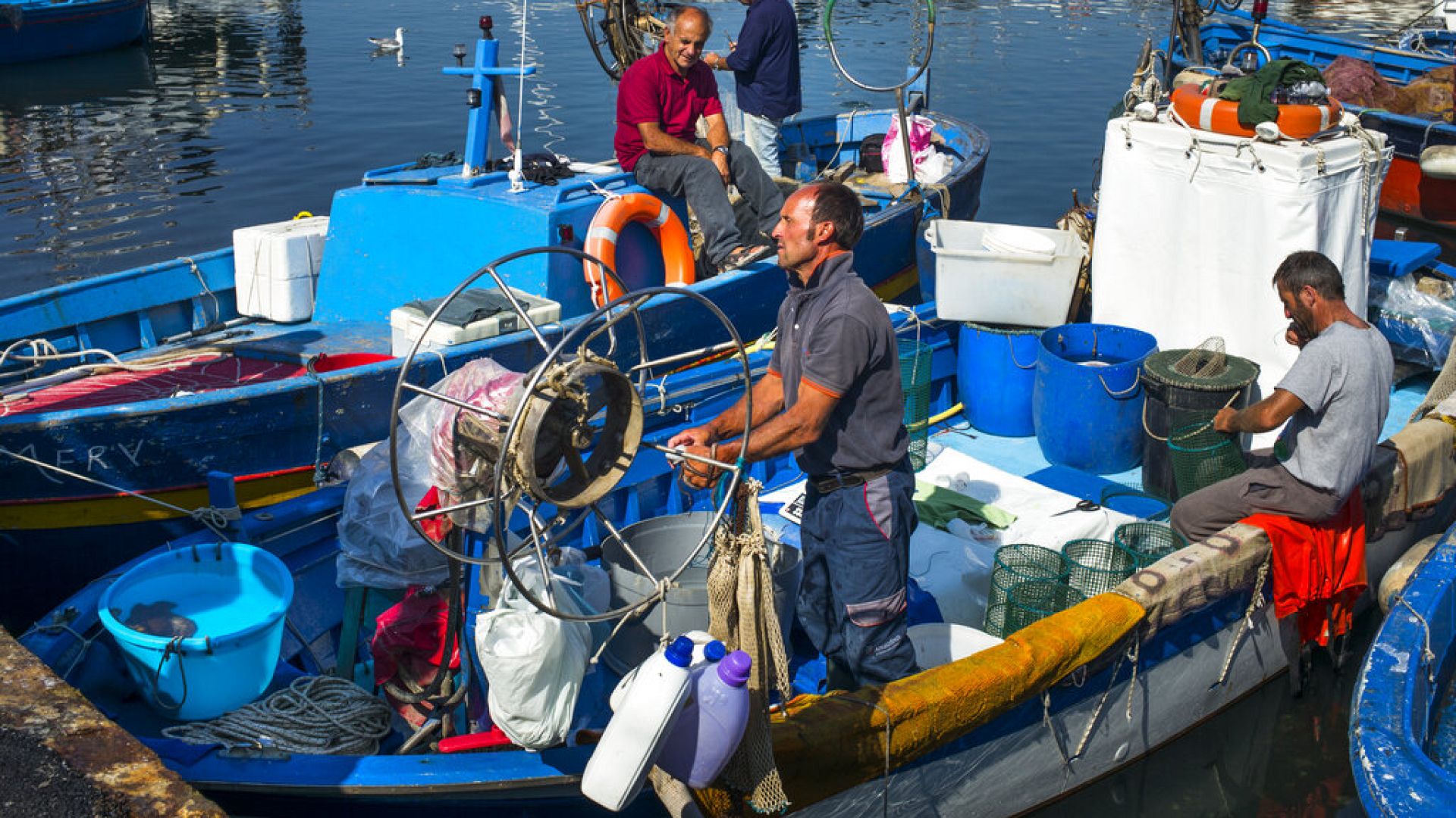 Adiós a las cajas de poliestireno en los barcos pesqueros del ...