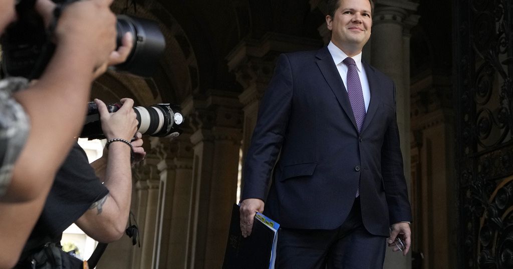 Immigration: former UK Home Secretary calls on government to "change ...