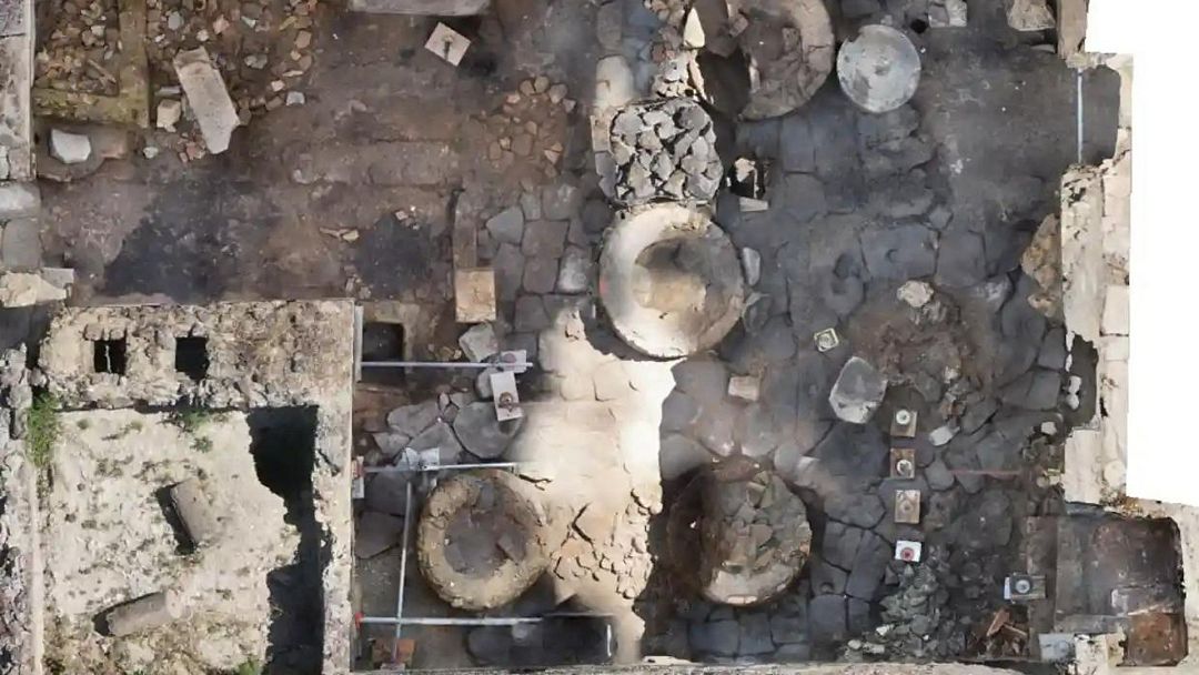 Pompeii archaeologists unearth disturbing bakery-prison where slaves ...