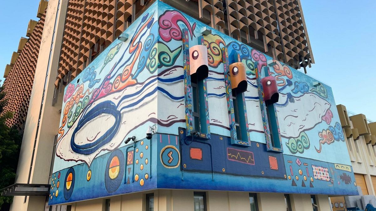 Meet the mural artists adding vibrancy to Qatar’s cityscape | Euronews