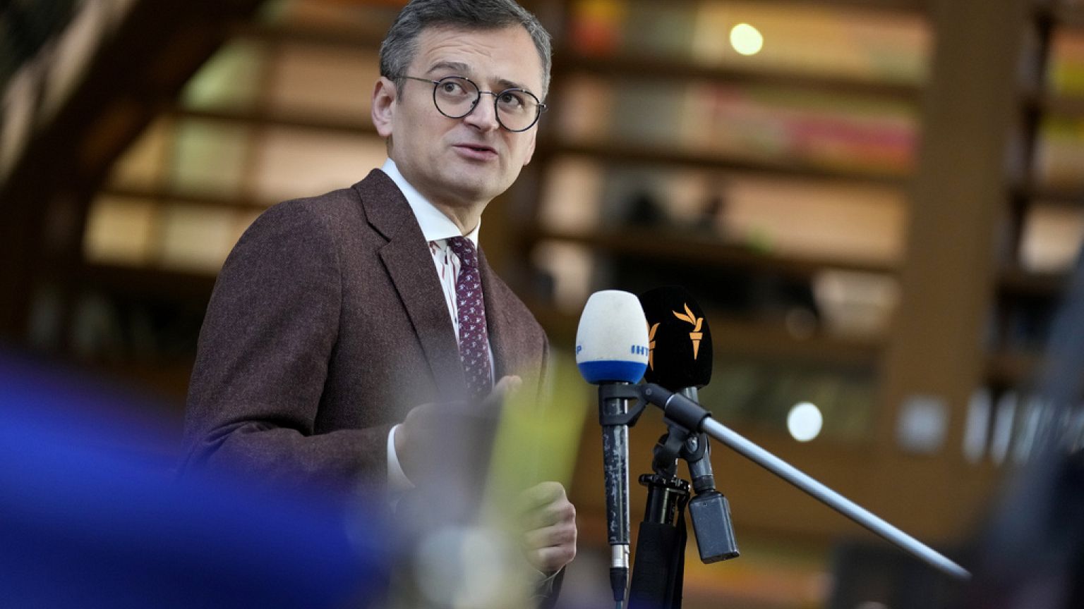 Ucrania advierte de “consecuencias devastadoras” si la Unión Europea no ...