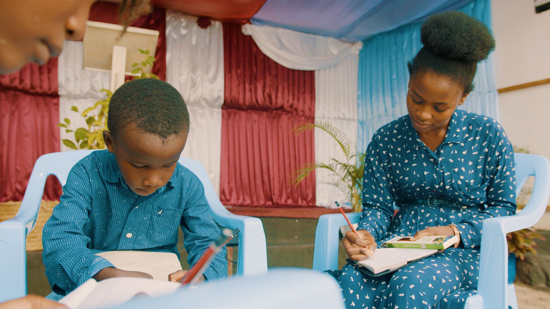 Meet the team crafting pencils out of recycled newspapers in Kenya ...