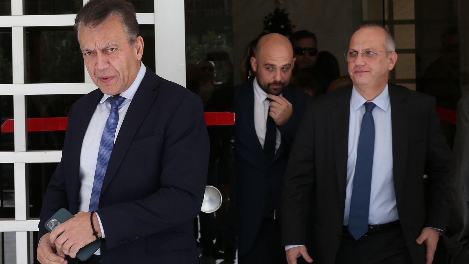 Φάκελο με 200 ονόματα χούλιγκανς παρέδωσαν στην εισαγγελέα ΑΠ Οικονόμου ...