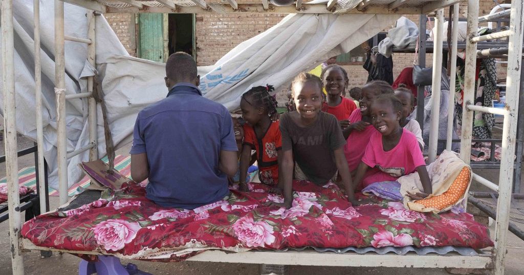 Sudanese Volunteers Offer Free Education to War-Displaced Children ...