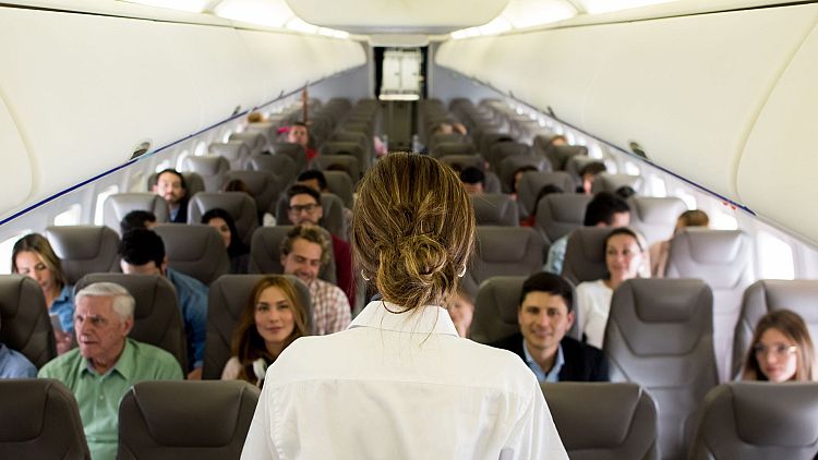 "Mode avion" : les règles de sécurité des compagnies aériennes ...