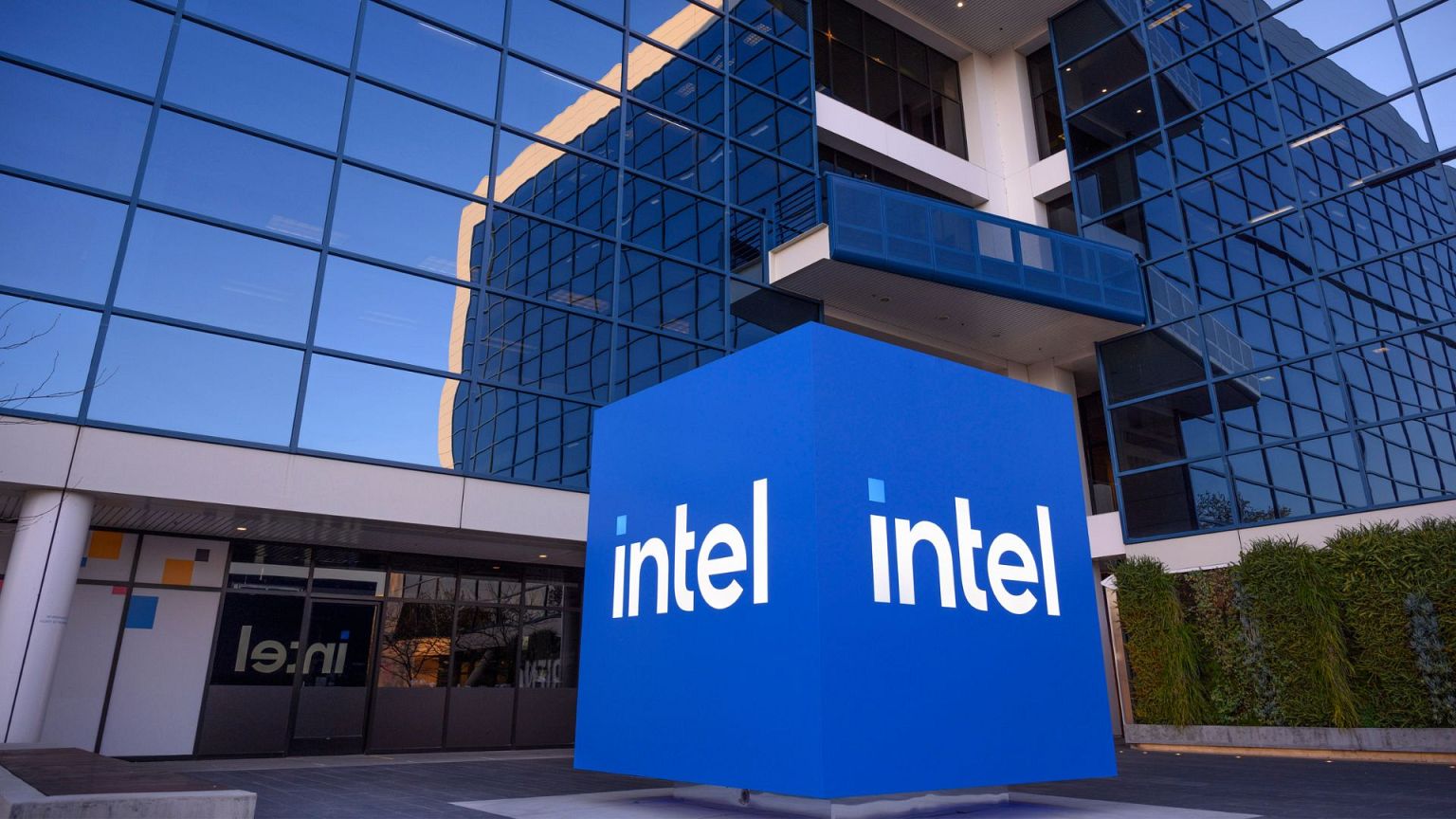 Intel has just sealed the largest investment ever by a company in ...