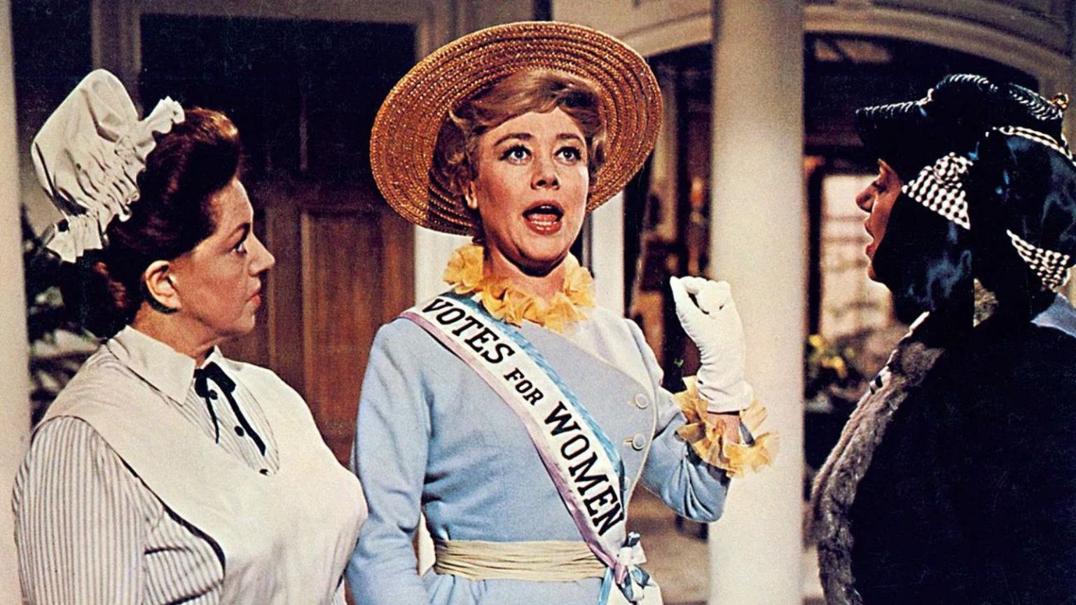 'Mary Poppins' star Glynis Johns dies aged 100 | Euronews