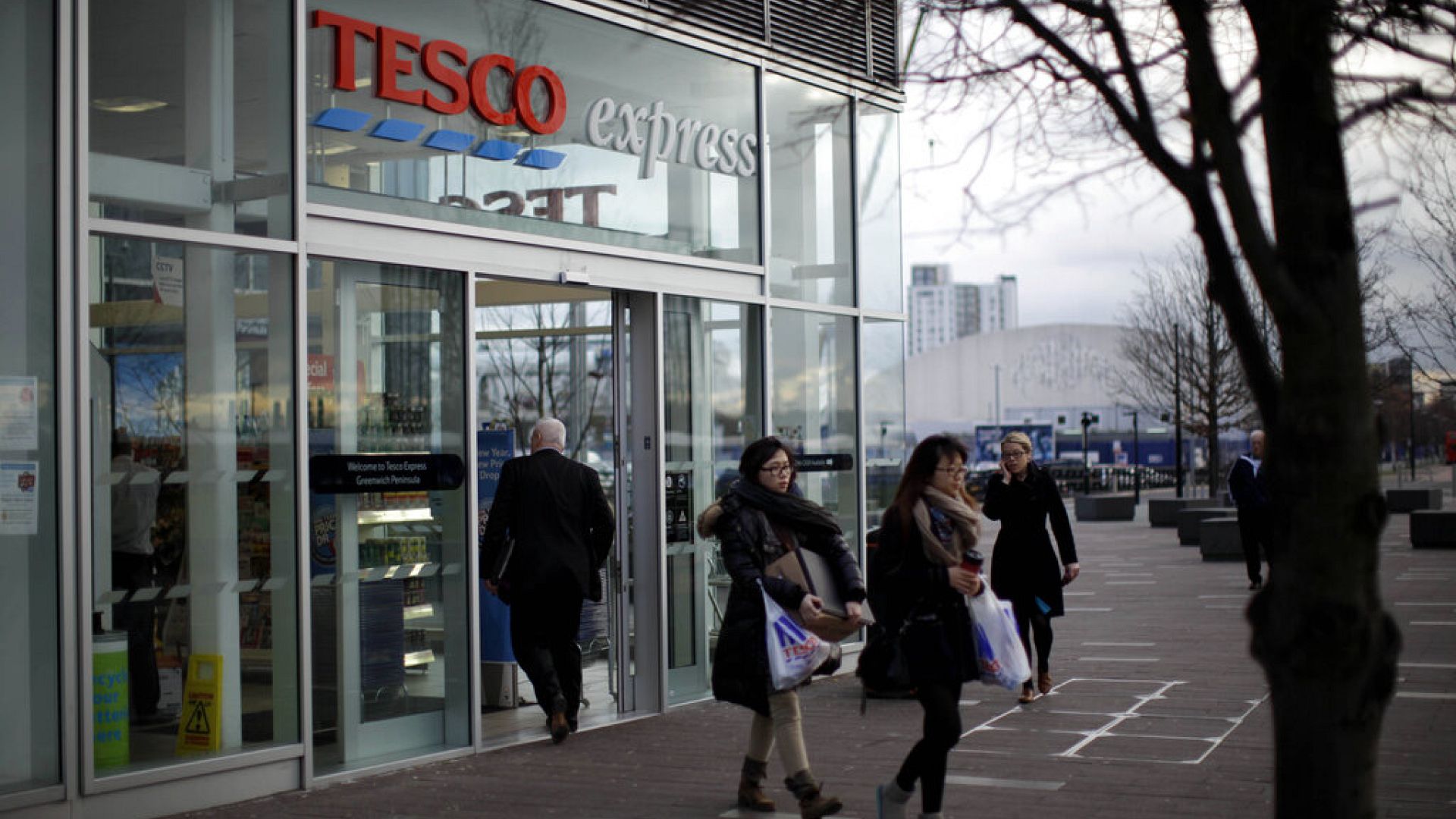 Tesco lifts profit guidance following robust Christmas sales | Euronews