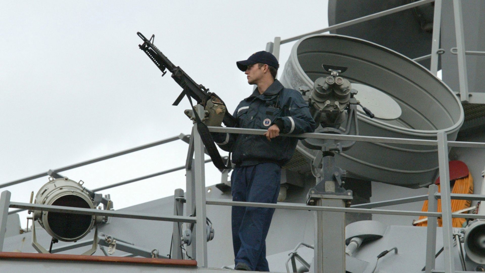 Houthi rebels fire cruise missile at American destroyer in Red Sea ...